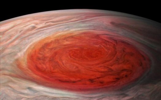 Jupiter : sa Grande Tache Rouge est profonde de plus de 300 km